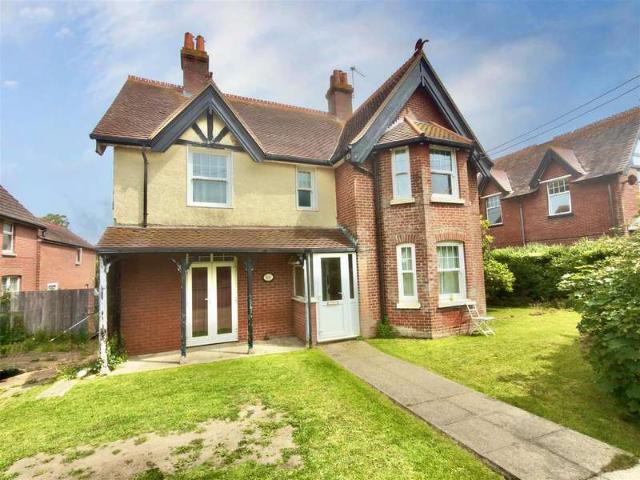 5 Bedroom Detached House