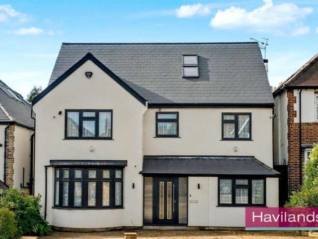 5 Bedroom Detached House