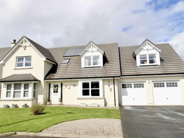 5 Bedroom Detached House