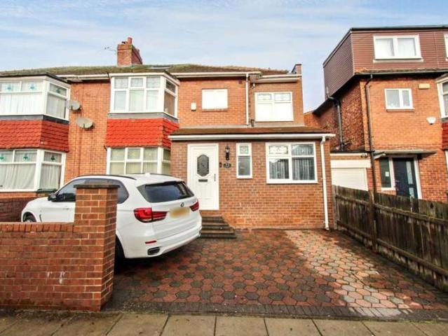5 Bedroom Detached House