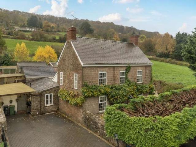 5 Bedroom Detached House