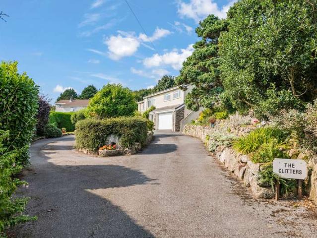 5 Bedroom Detached House