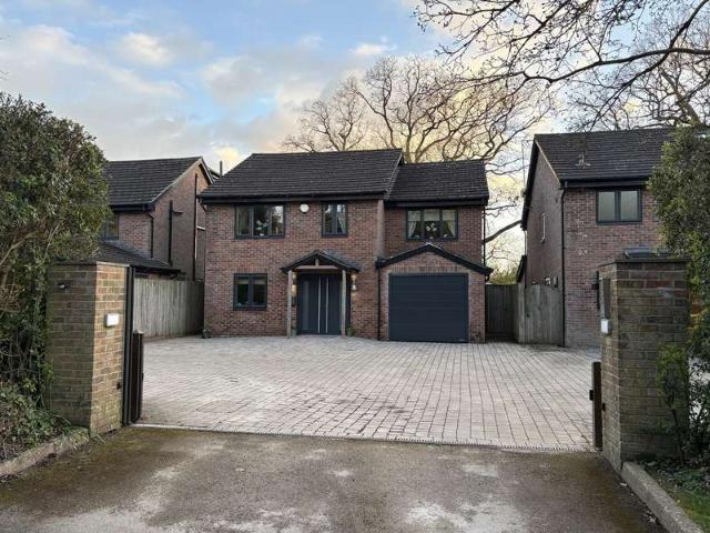 5 Bedroom Detached House