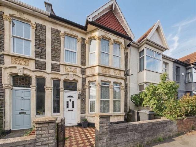 5 Bedroom Detached House