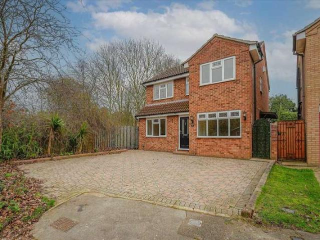 5 Bedroom Detached House