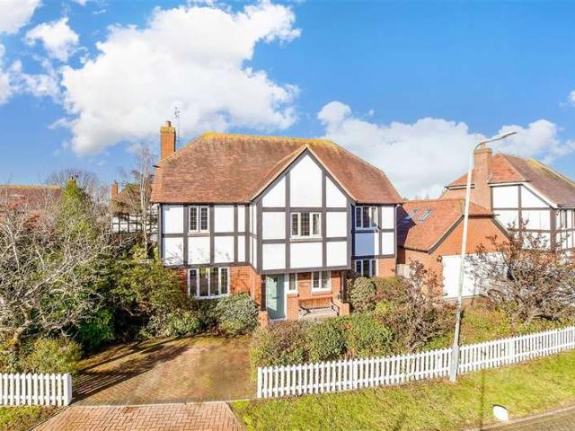 5 Bedroom Detached House