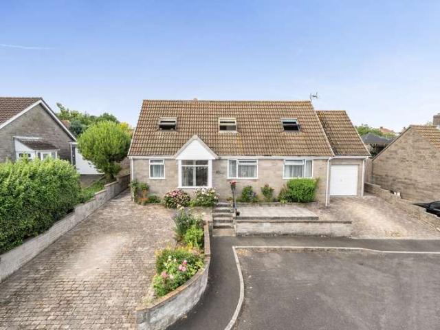 5 Bedroom Detached House