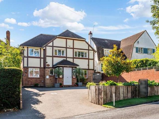 5 Bedroom Detached House