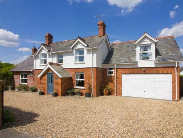 5 Bedroom Detached House