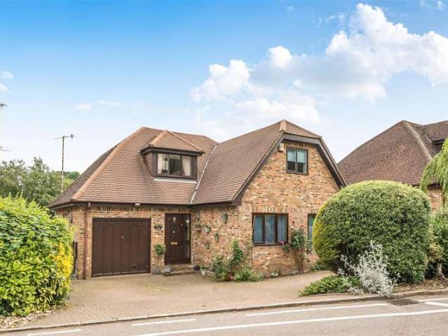 5 Bedroom Detached House