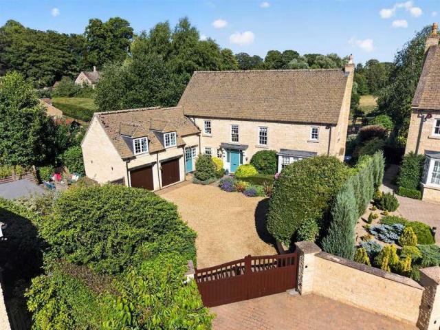 5 Bedroom Detached House