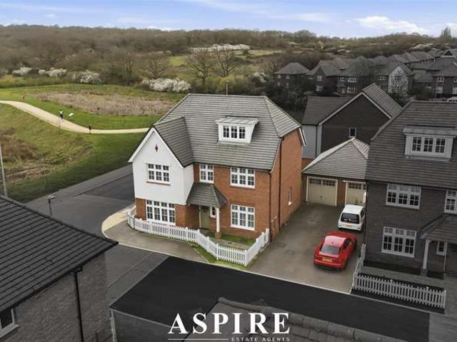 5 Bedroom Detached House