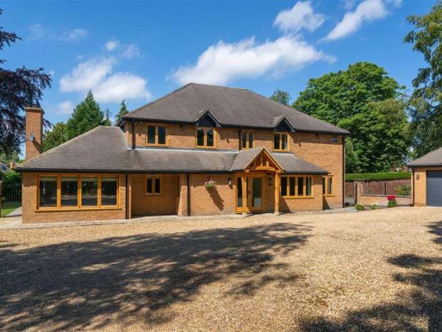 5 Bedroom Detached House