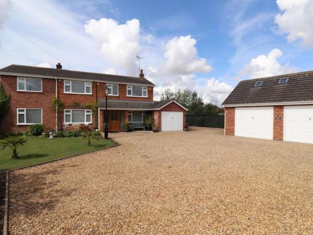 5 Bedroom Detached House