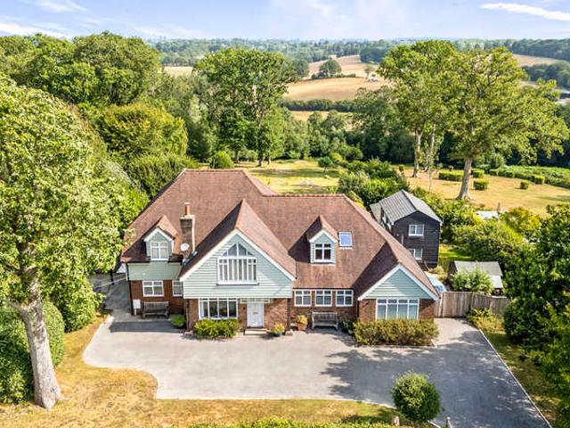5 Bedroom Detached House