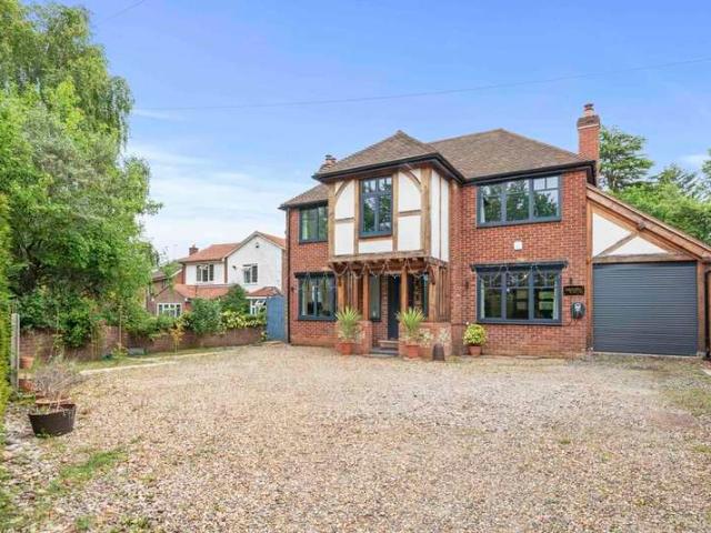 5 Bedroom Detached House