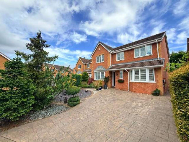 5 Bedroom Detached House