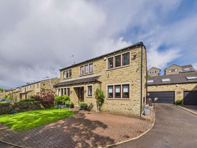 5 Bedroom Detached House