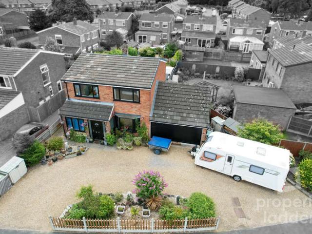 5 Bedroom Detached House