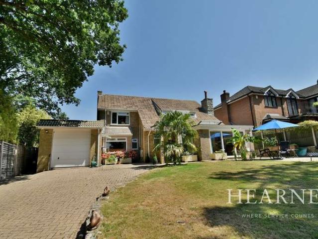 5 Bedroom Detached House