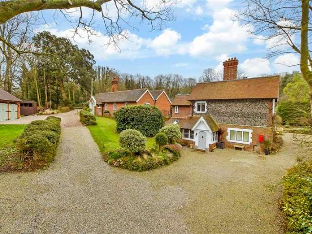 5 Bedroom Detached House