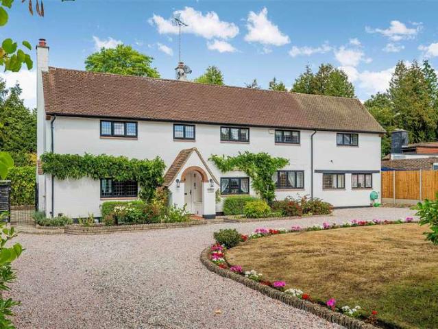 5 Bedroom Detached House