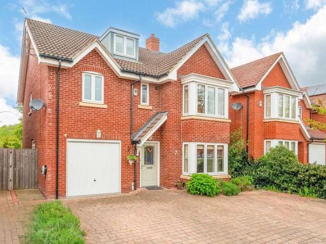 5 Bedroom Detached House