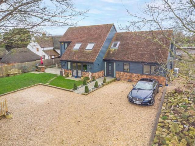 5 Bedroom Detached House