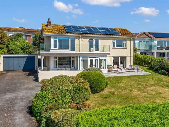 5 Bedroom Detached House