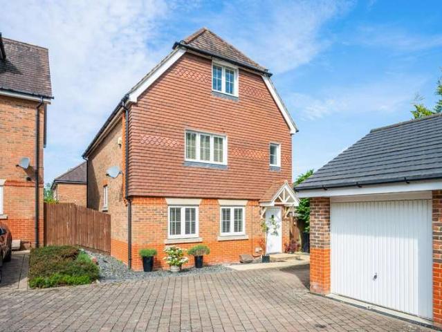 5 Bedroom Detached House