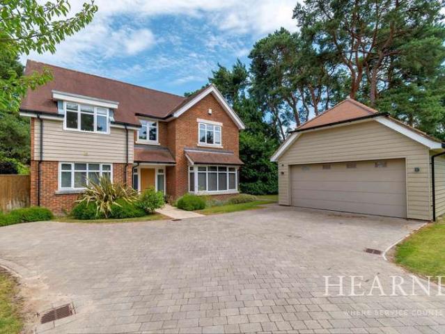 5 Bedroom Detached House