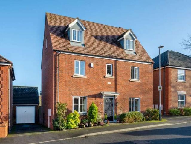 5 Bedroom Detached House