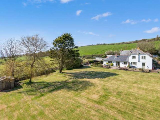 5 Bedroom Detached House