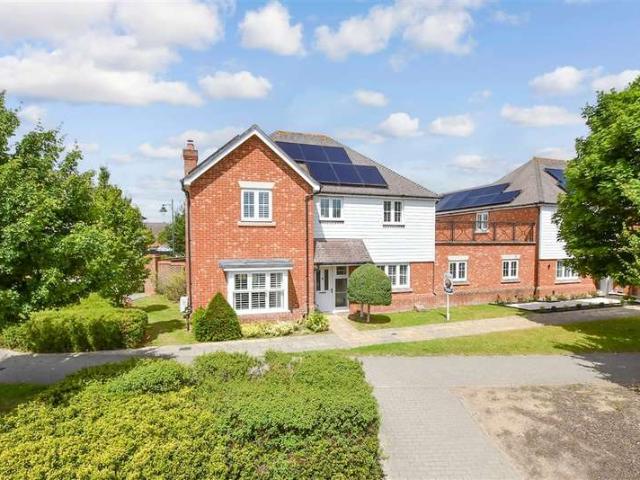 5 Bedroom Detached House