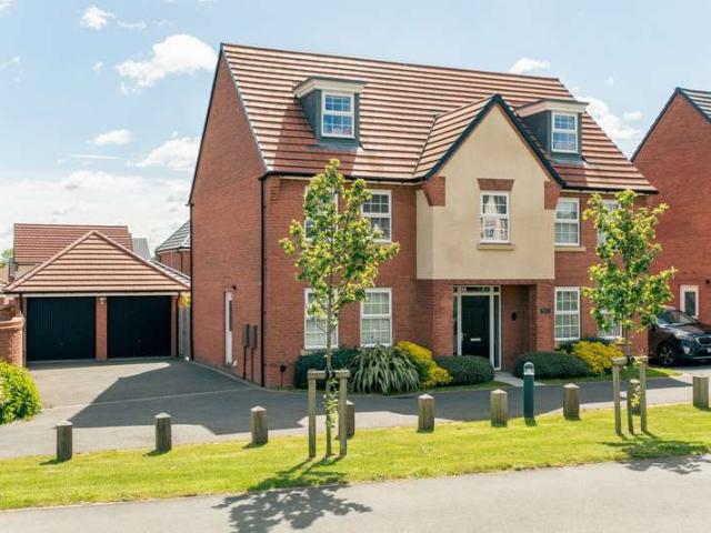 5 Bedroom Detached House