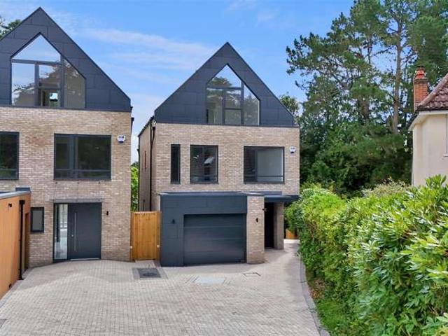 5 Bedroom Detached House