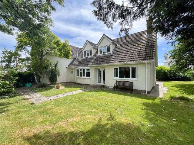 5 Bedroom Detached House