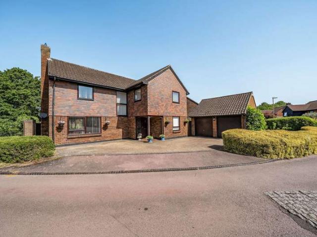 5 Bedroom Detached House