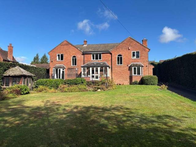 5 Bedroom Detached House