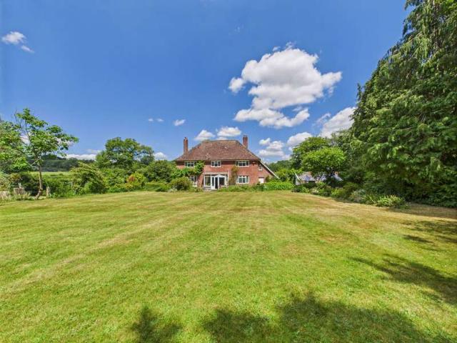 5 Bedroom Detached House