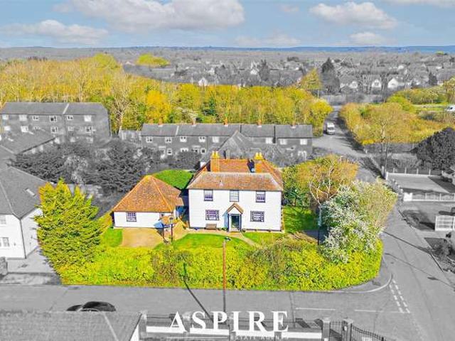5 Bedroom Detached House