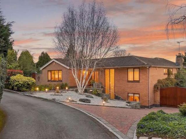5 Bedroom Detached House