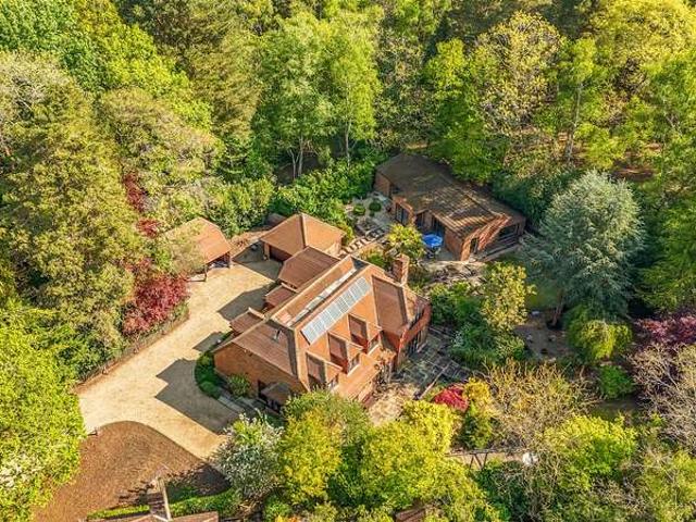5 Bedroom Detached House