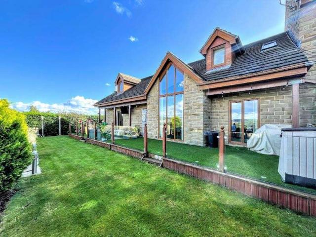 5 Bedroom Detached House