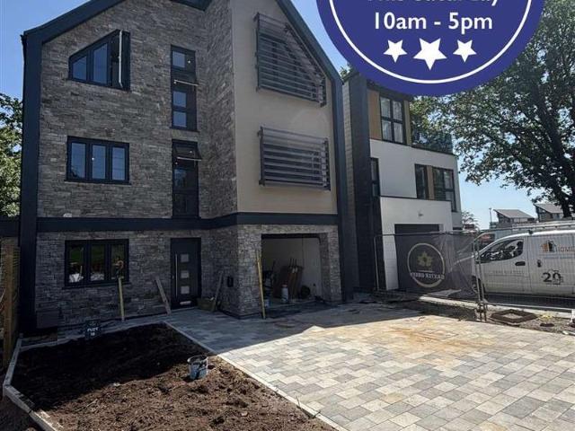 5 Bedroom Detached House