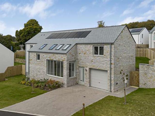 5 Bedroom Detached House