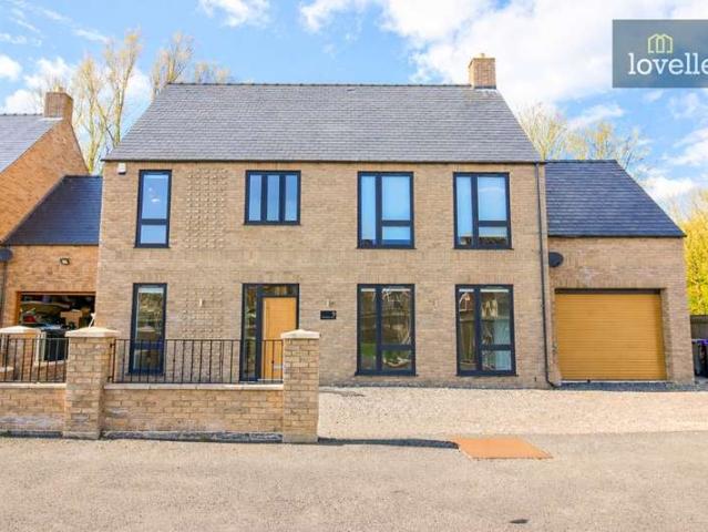 5 Bedroom Detached House