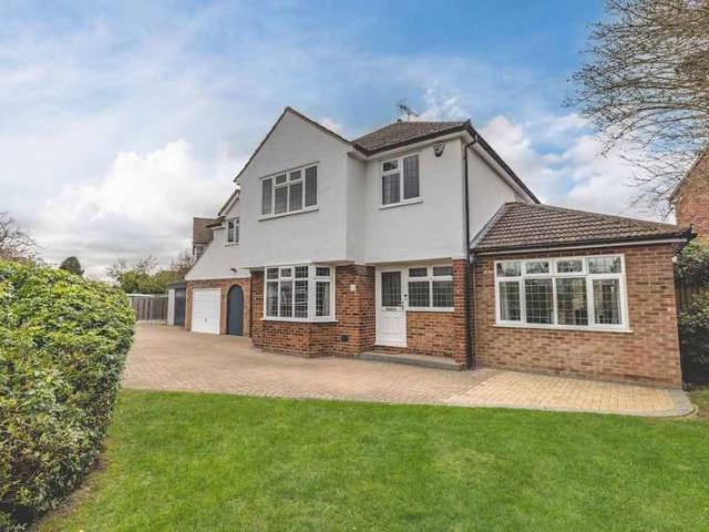 5 Bedroom Detached House