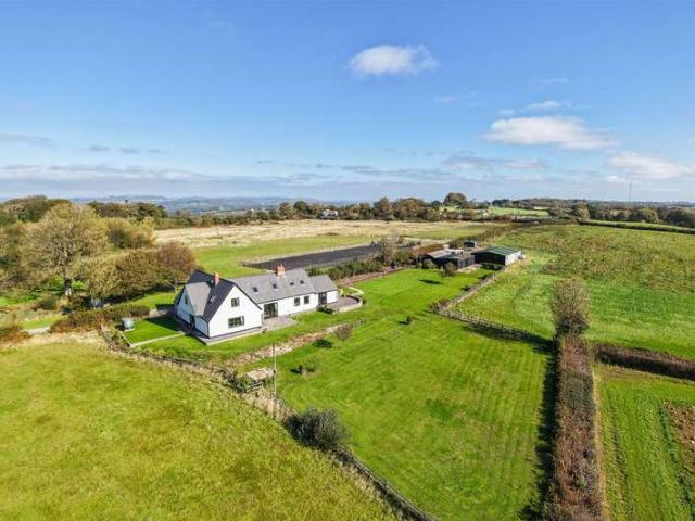 5 Bedroom Detached House