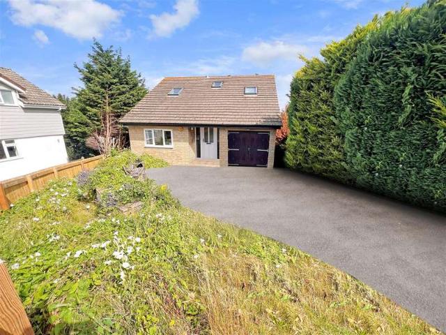 5 Bedroom Detached House
